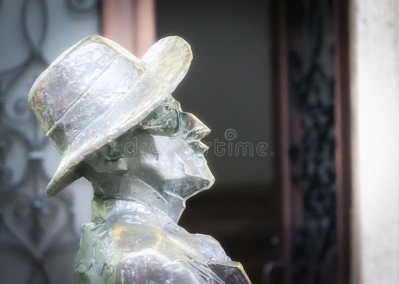 Bronze man editorial photo. Image of thoughtful, calm - 46830626