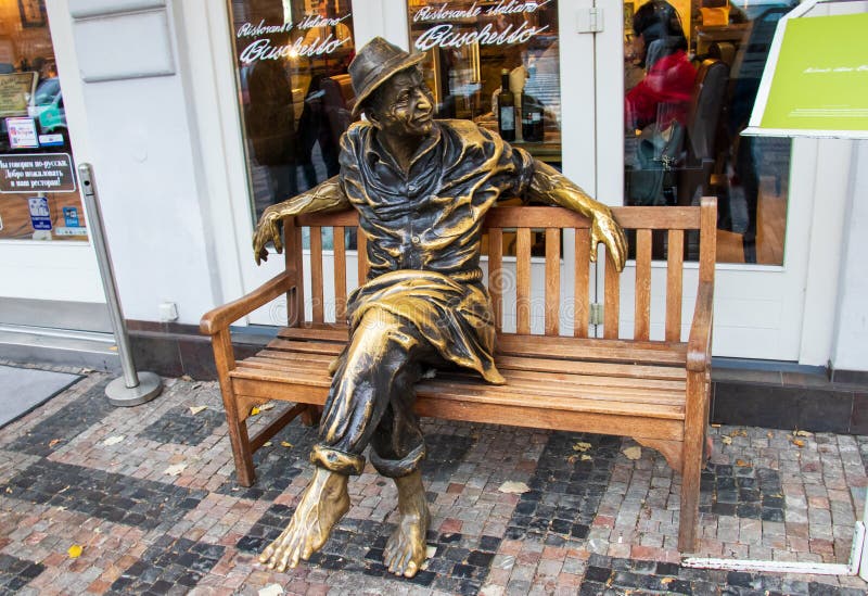 Bronze sculpture of a man editorial stock image. Image of building ...