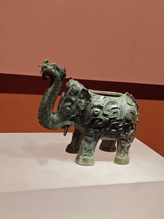 Bronze ware in museum editorial image. Image of statue - 352952980