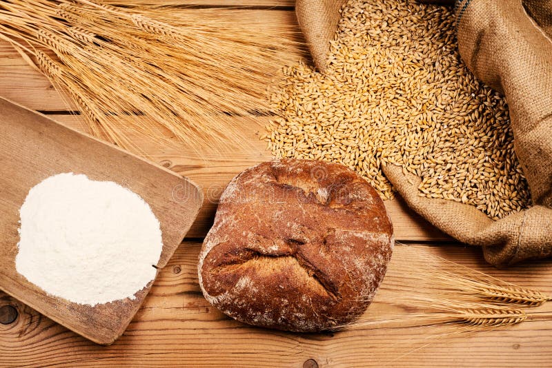 Brood, graan en bloem stock afbeelding. Image of vers - 133120145
