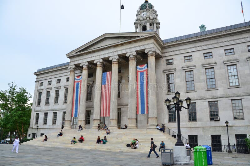 Brooklyn Borough Hall editorial photography. Image of flags - 32059352