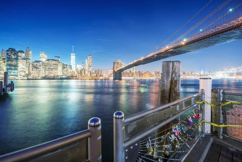 Brooklyn Bridge at Night with Lower Manhattan Skyline from Brook Stock ...