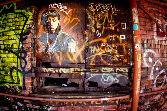 Brooklyn NYC Graffiti editorial photography. Image of cool - 26919572