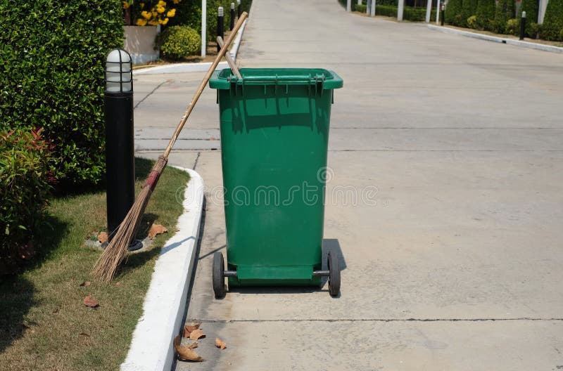 657 Roadside Trash Bin Stock Photos - Free & Royalty-Free Stock Photos ...