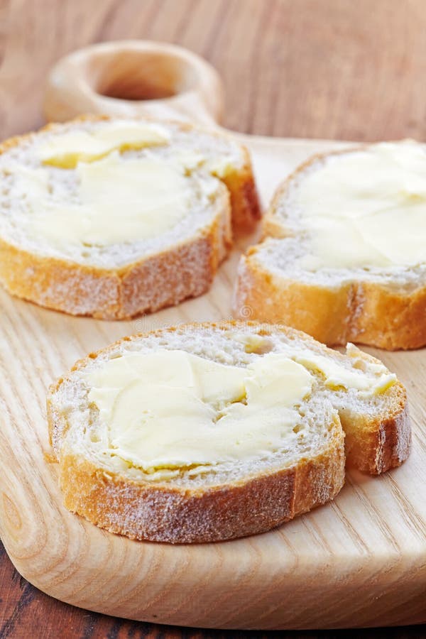 Brot mit Butter stockbild. Bild von brot, braun, frühstück - 34967043