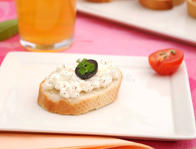 Brot mit Quark stockbild. Bild von nahrung, brot, büfett - 37190213