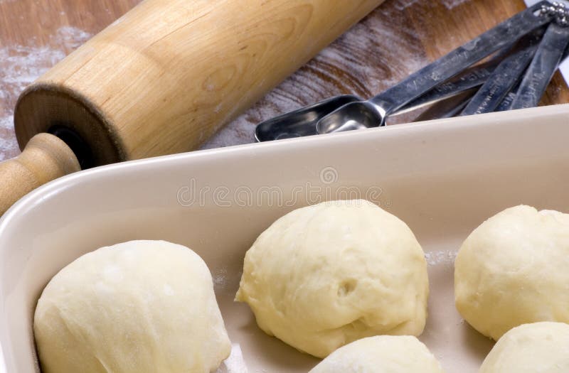 Brot-Teig 1 stockfoto. Bild von steuerknüppel, teig, kuchen - 2020964