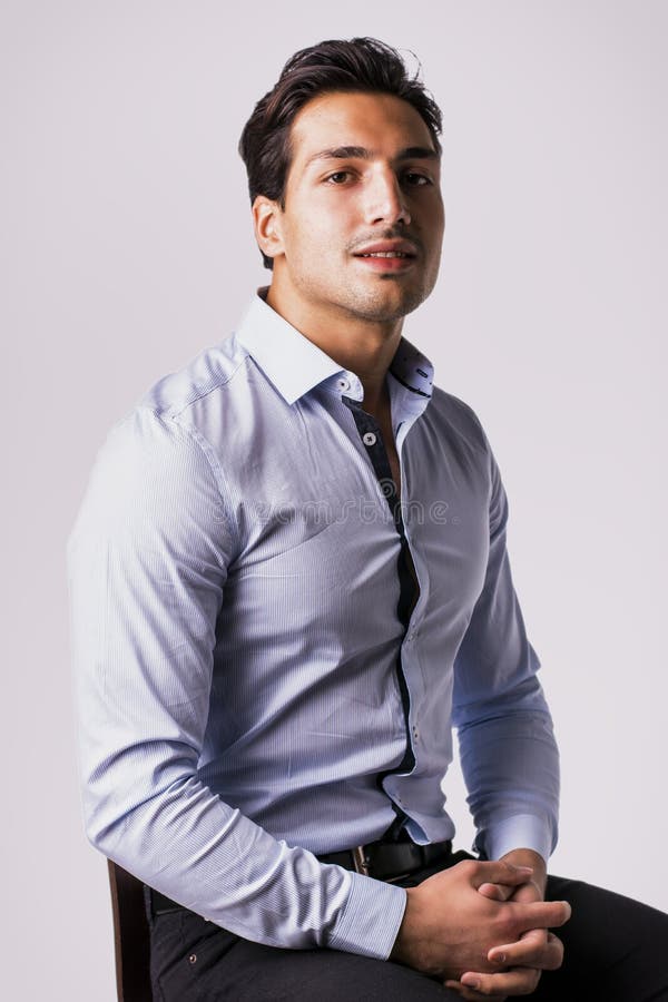 Brown Ha Osservato, Uomo Latino Moro Immagine Stock - Immagine di ...