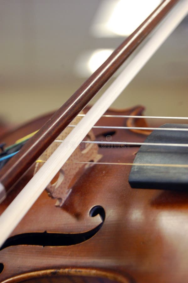 Brown-Violinen-Nahaufnahme Des Bogens Stockbild - Bild von braun ...