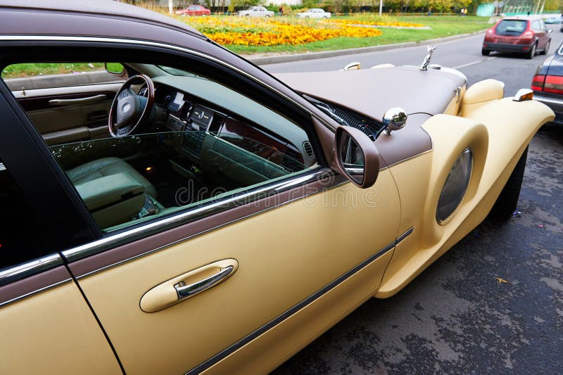 Brown-yellow Wedding Retro Limousine Stock Photo - Image of retro, limo ...