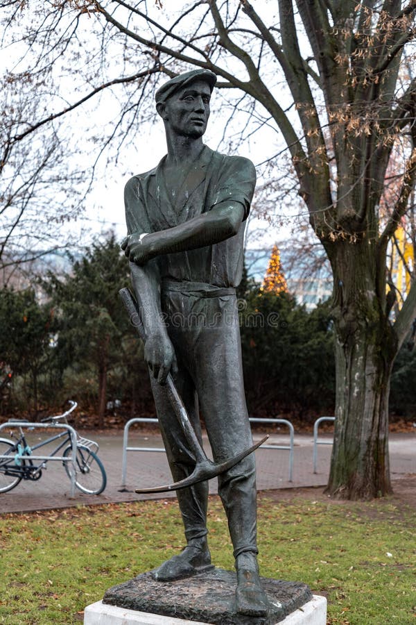 Broze Statue of the Proletarian Hero on Alexanderplatz, Berlin, Germany ...