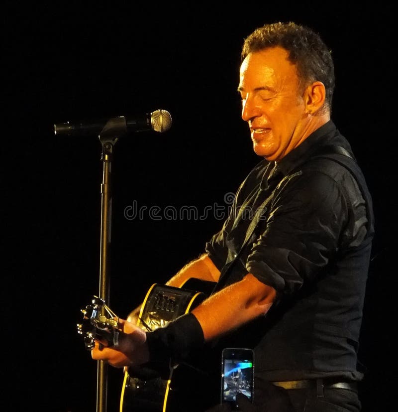 Bruce Springsteen photo éditorial. Image du chant, oslo - 33162546
