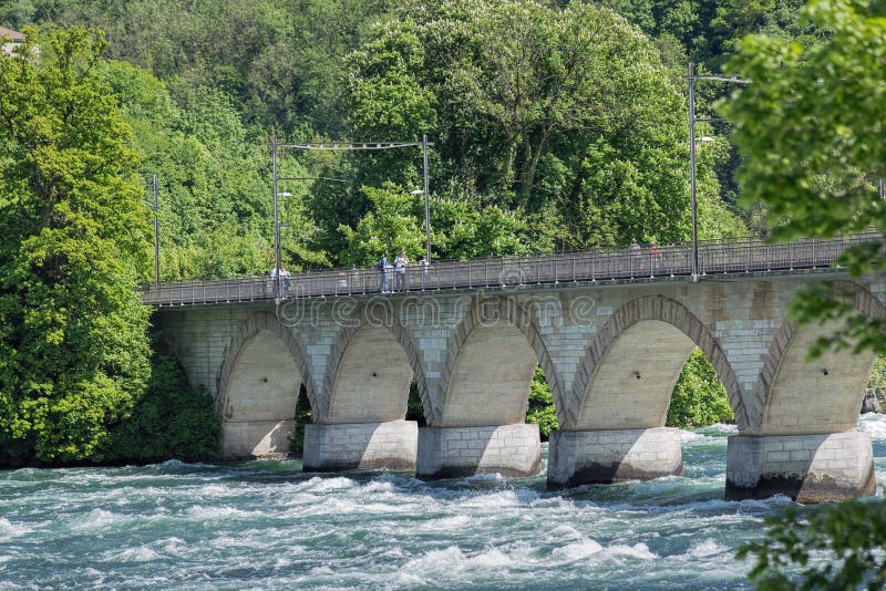 Rijn-rivier En De Rijn-Dalingen Redactionele Fotografie - Image of ...