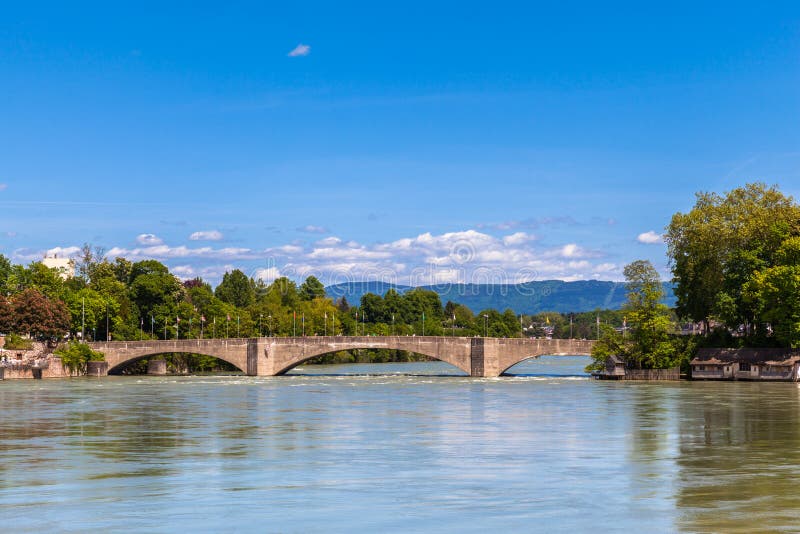 Brug over Rijn-Rivier stock foto. Image of gemeenschap - 75023420