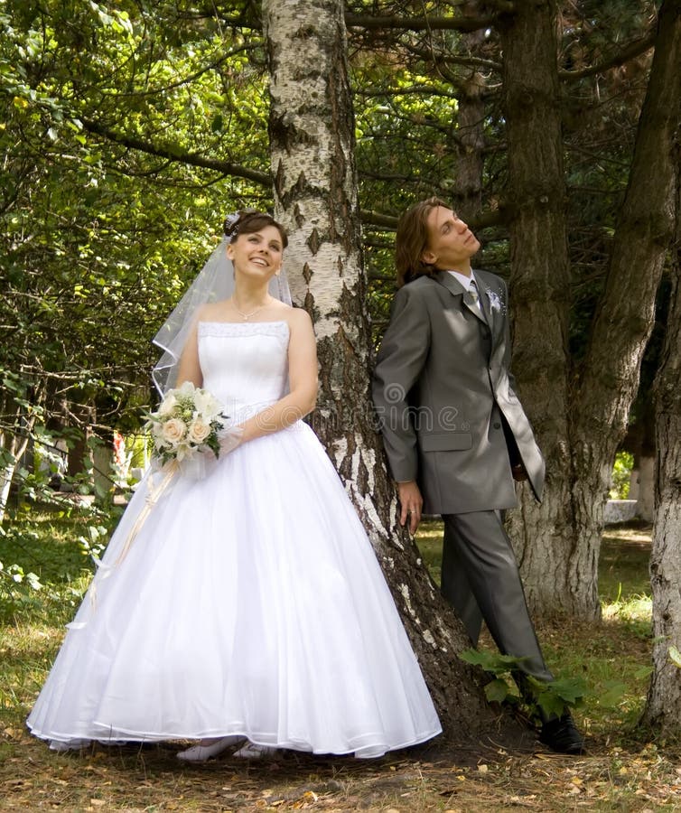 Bruid met bruidegom stock foto. Image of bruid, liefde - 3261182