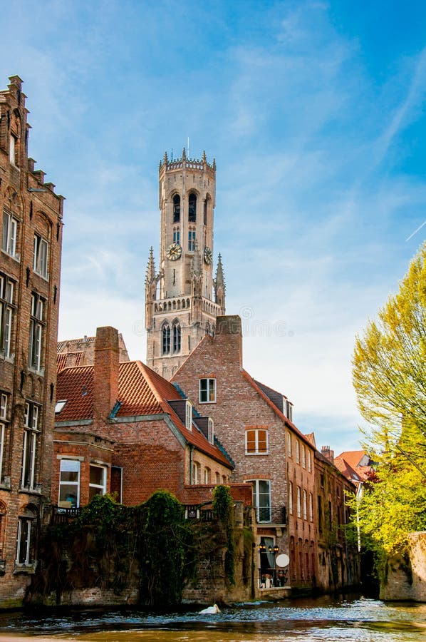 Brujas, ciudad medieval imagen de archivo. Imagen de ciudad - 36432513