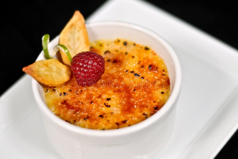 Brulee room stock afbeelding. Image of gekleed, pudding - 13088931