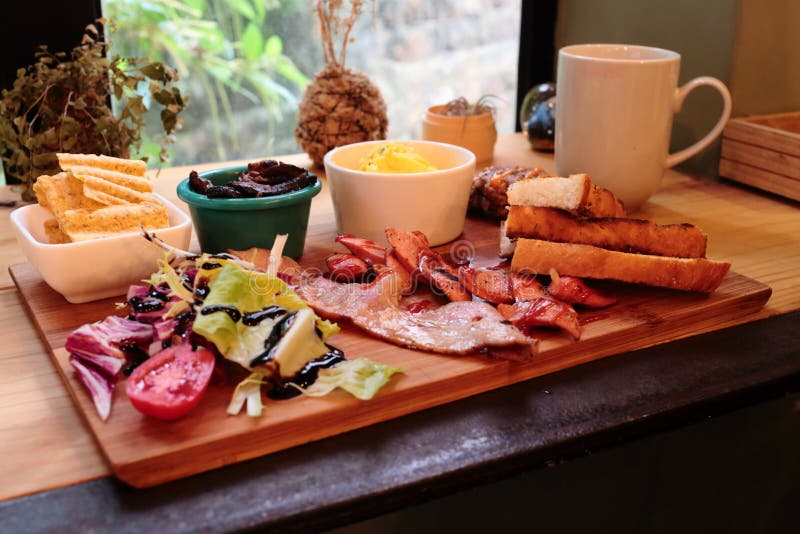 Brunch dominical imagen de archivo. Imagen de bebida - 52562737
