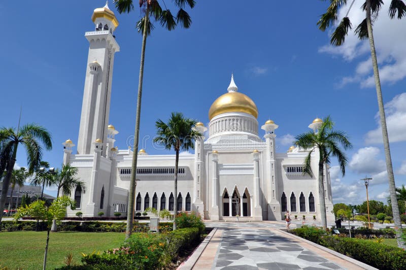 Bruneian Mosque stock photo. Image of cloud, exterior - 16091068