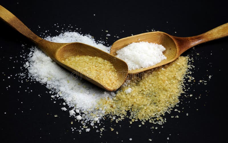 Brunt och vitt socker 2017 arkivfoto. Bild av näring - 86046290