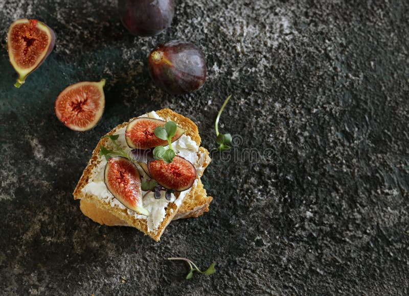 Bruschetta with Figs and Cream Stock Image - Image of breakfast, organic: 295223767
