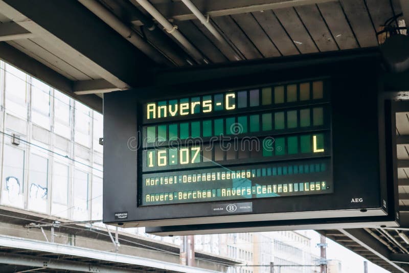 Board Platform Brussels Midi Railway Station Stock Photos - Free ...