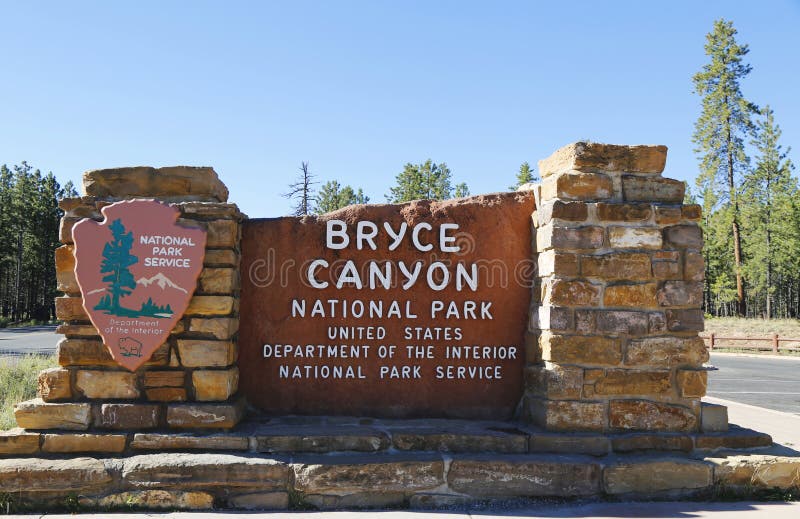 Bryce Canyon National Park Sign Redaktionell Arkivbild - Bild av ...