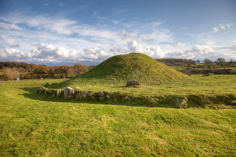 Bryn Celli Ddu stock photo. Image of isle, monument, burial - 21862376