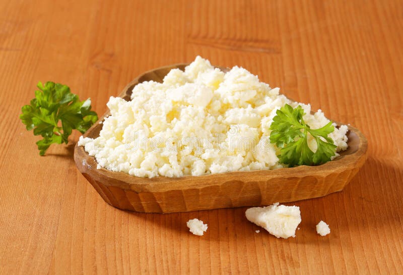 Crumbly Bryndza ser zdjęcie stock. Obraz złożonej z połysk - 57053112