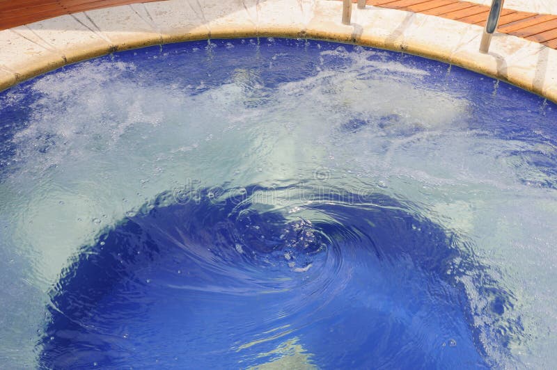 Bubbelpool arkivfoto. Bild av bubbelpool, avslappnande - 12181348