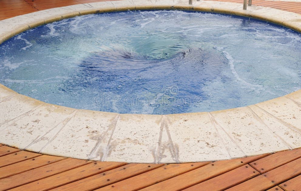Bubbelpool arkivfoto. Bild av bubbelpool, avslappnande - 12181348