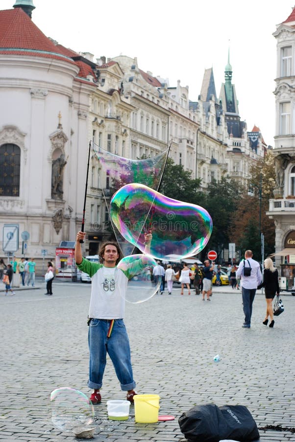 Bubble Performance in Prague Editorial Photo - Image of prague, statue ...