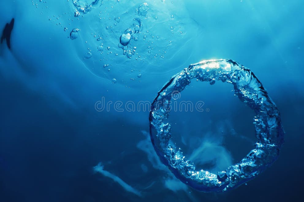 Bubble Ring Underwater, Ring Stock Photo - Image of deep, dive: 322382044