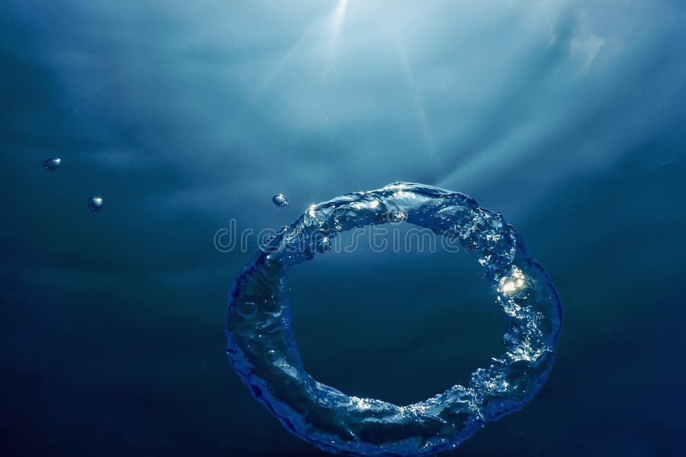 Bubble Ring Underwater, Ring Stock Photo - Image of dive, bubbles ...