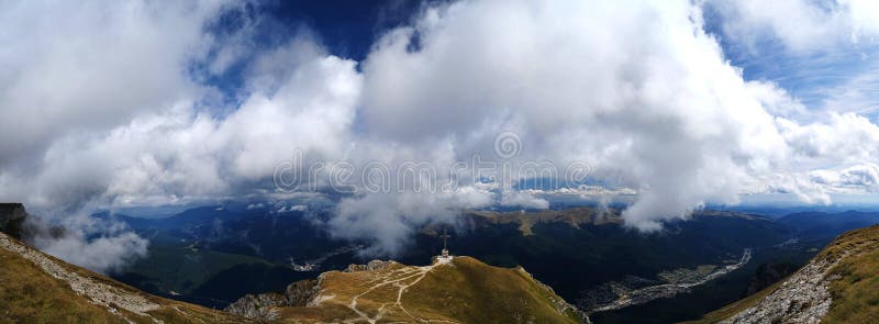 Bucegi Caraiman Querpanorama Stockbild - Bild von denkmal, höhen: 21769987