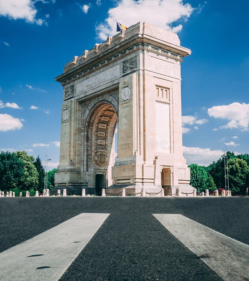 Arcul De Triumf stock photo. Image of phone, shot, bucharest - 86306072