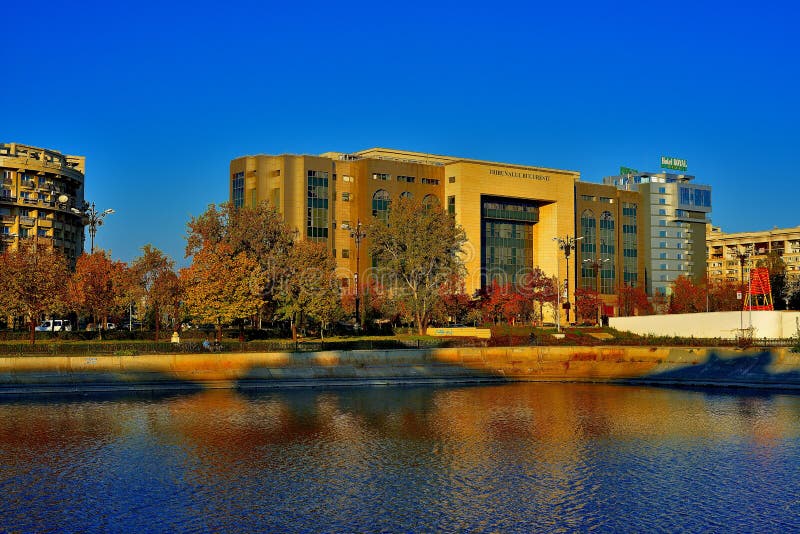 Bucharest courthouse editorial photography. Image of building - 28025872