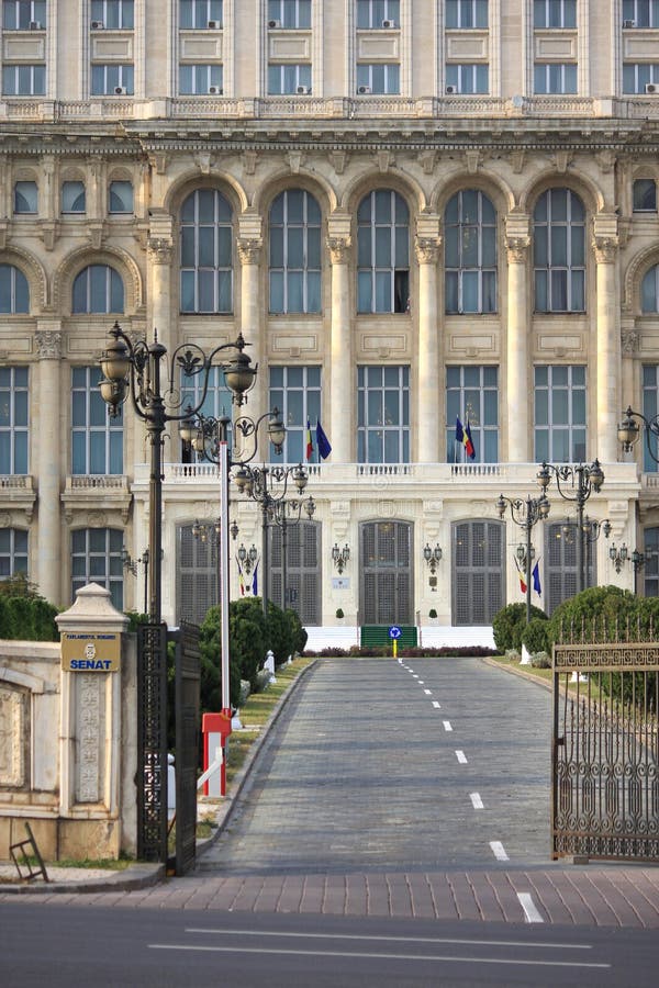 Bucharest parliament editorial photography. Image of avenue - 44487507