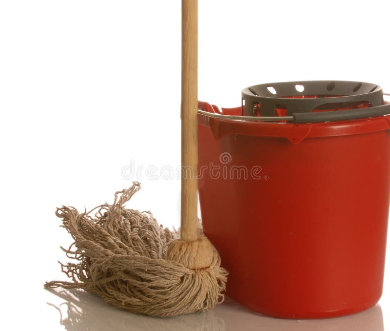 Bucket la lavette photo stock. Image du modifié, frais - 6761740