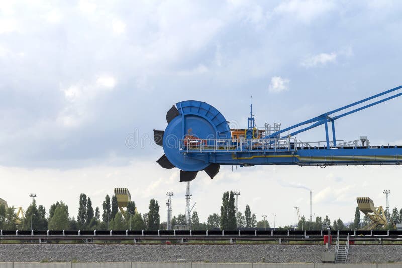 Bucket wheel stock image. Image of belt, excavator, port - 33695093