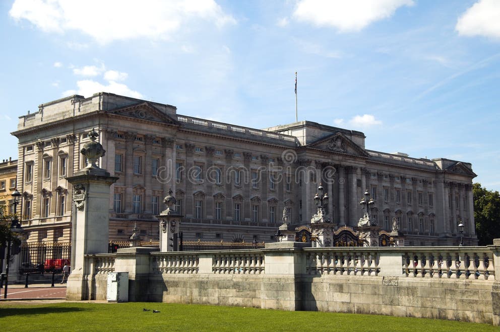 Buckingham Palace stock photo. Image of royalty, queen - 3147100