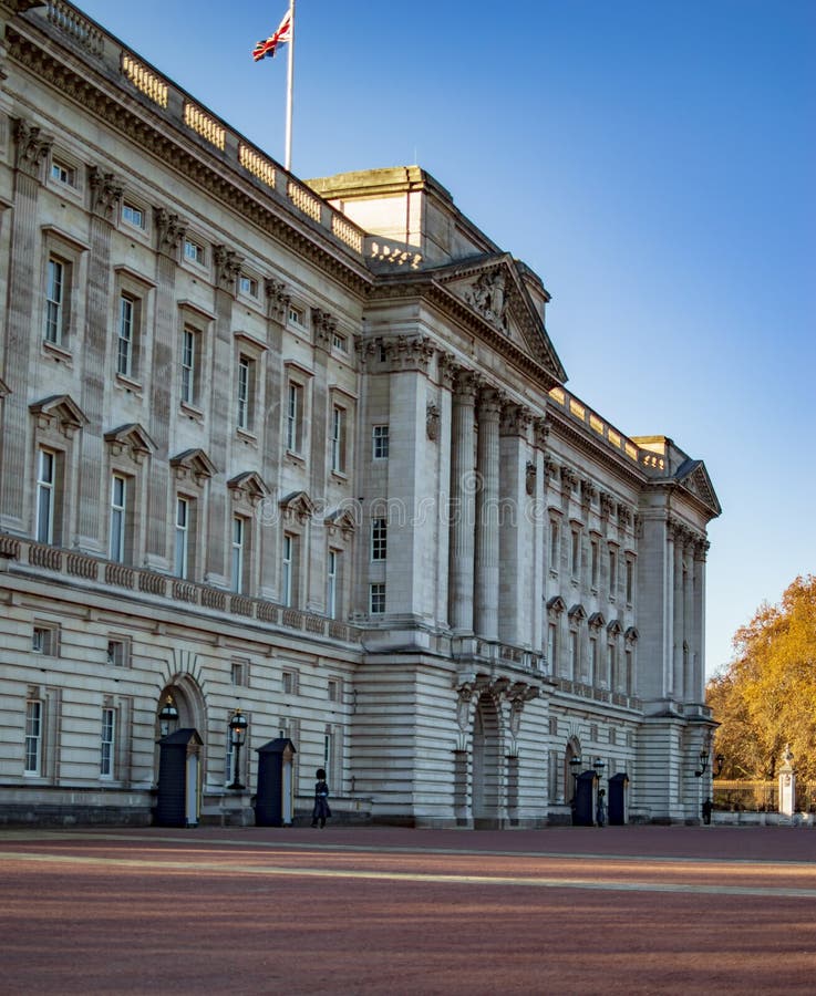 Buckingham Palace Building from Outside Stock Image - Image of palace ...