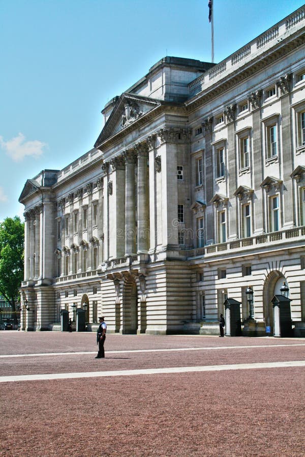 Buckingham Palace in London, England Editorial Image - Image of british ...
