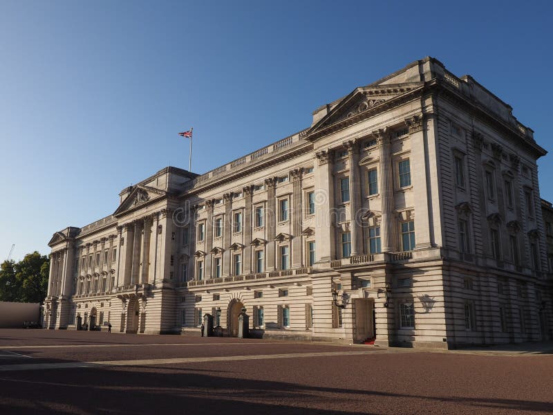 Buckingham Palace in London Editorial Photo - Image of city, london ...