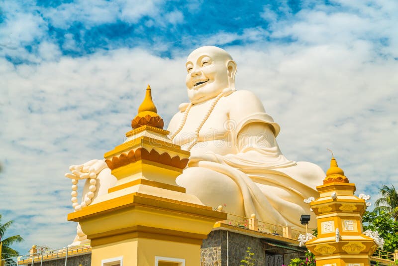 Buda blanco gigante imagen de archivo. Imagen de turista - 112491699