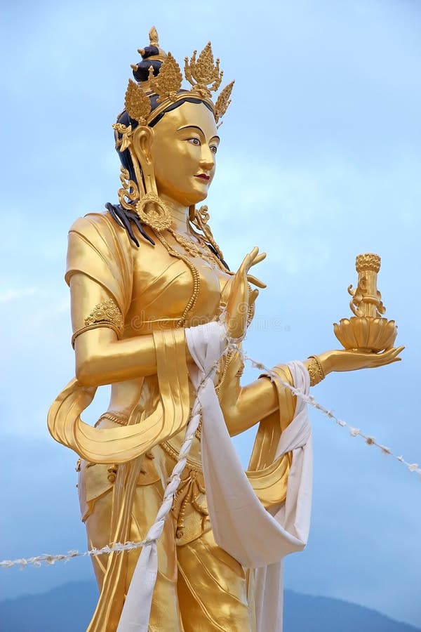 Elefante En El Buda Dordenma, Timbu, Bhután Foto de archivo - Imagen de ...