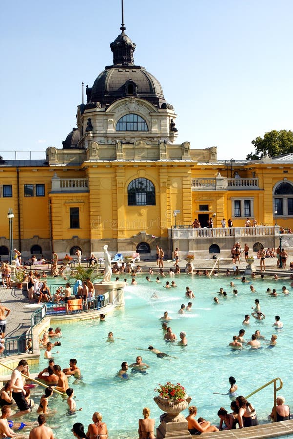 Budapest-bad redaktionell foto. Bild av termiskt, pöl - 47180830