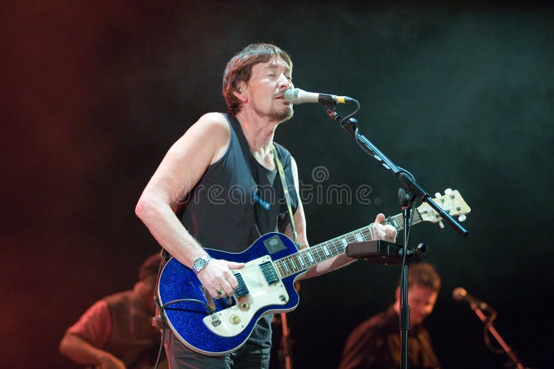 BUDAPEST: Chris Rea Performs Editorial Photo - Image of chris, music ...
