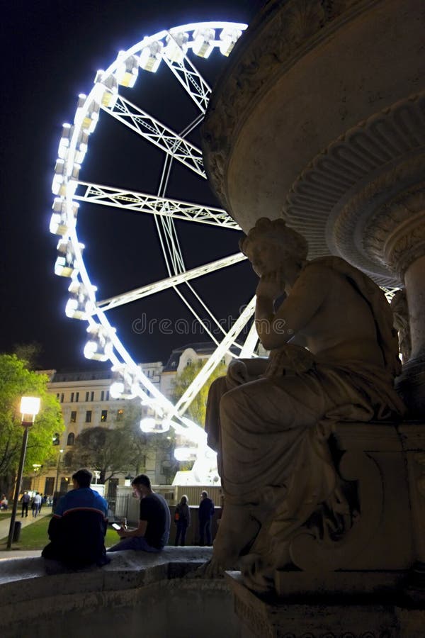 Budapest Eye editorial photo. Image of statue, entertainment - 118896706
