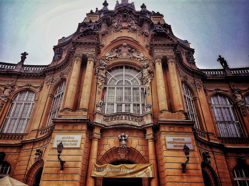 Budapest Hungary castle editorial photo. Image of arhitecture - 107862206